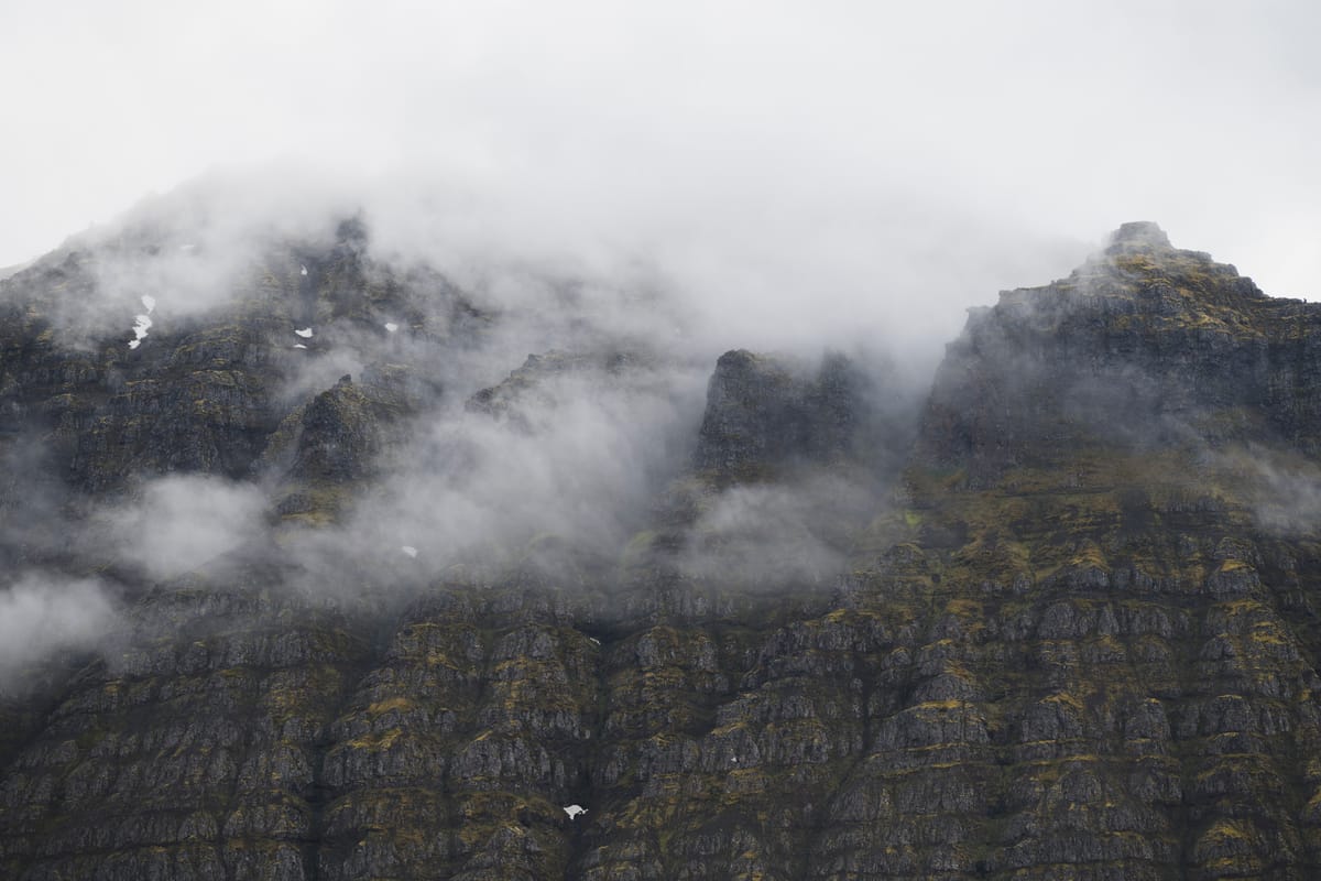 Skylar Renslow - Writer + Photographer